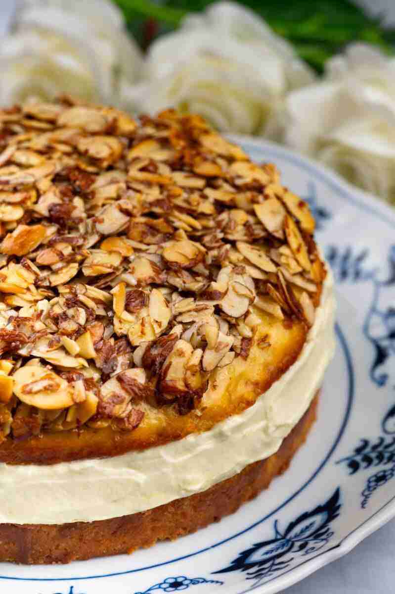 Bee Sting Cake Recipe: German Bienenstich Recipe!