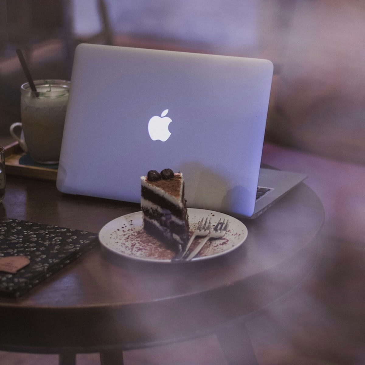 Digital Nomad Setup: What Is the Best Portable Work Setup?